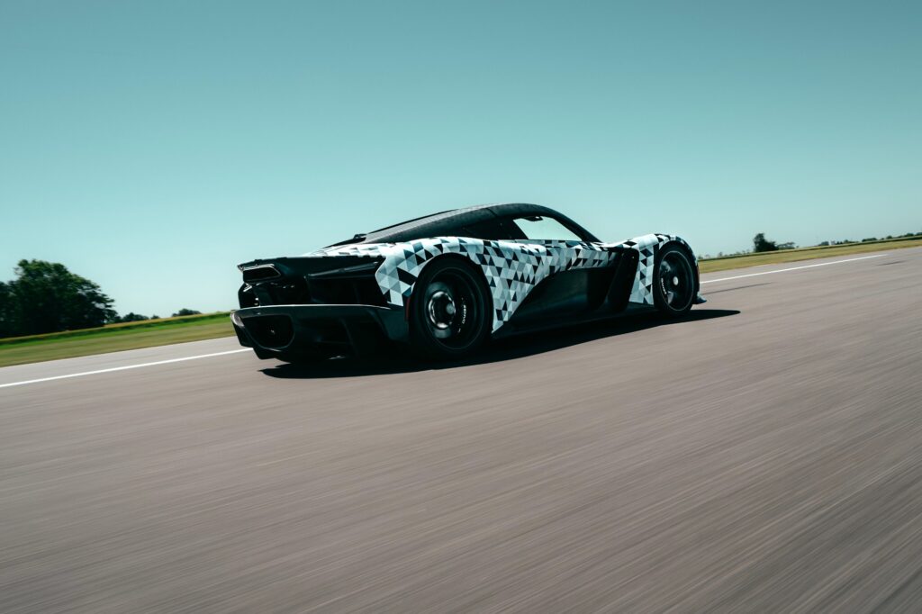 Red Bull RB17 : une "pistarde" de 900 kg avec un V10 de 1200 ch